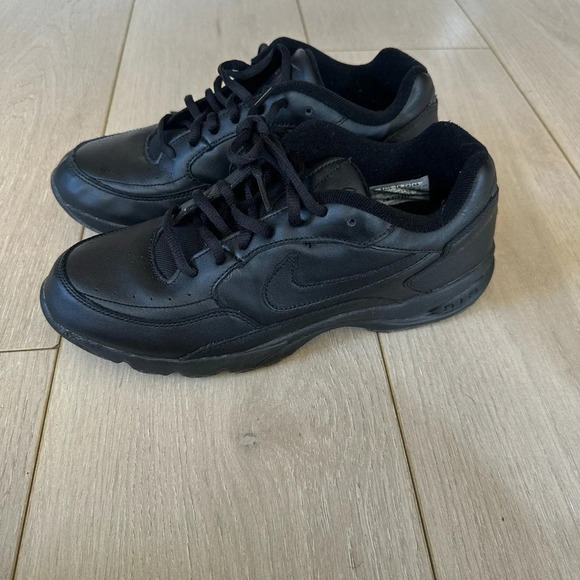 Nike | Shoes | Nike Air Size 9 All Black | Poshmark